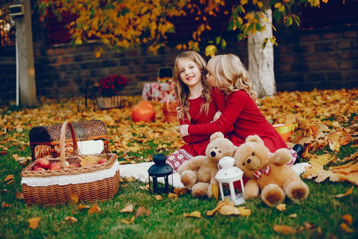 Fall Mini Sessions: Top 10 Ideas for Photographers