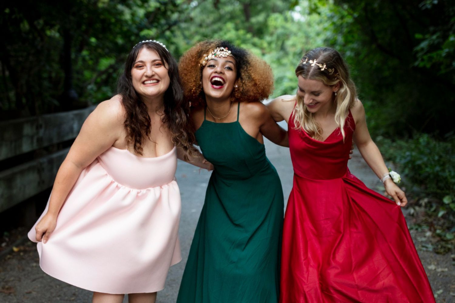 30+ Prom Photo Poses for Stunning Shots